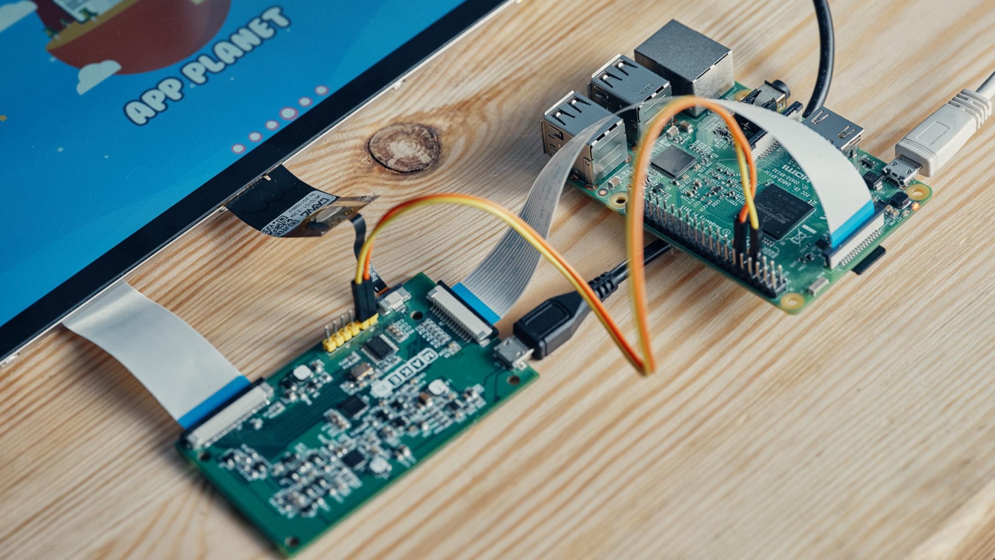 Raspberry Pi DIY Tablet for Coding Lessons | Integra Sources